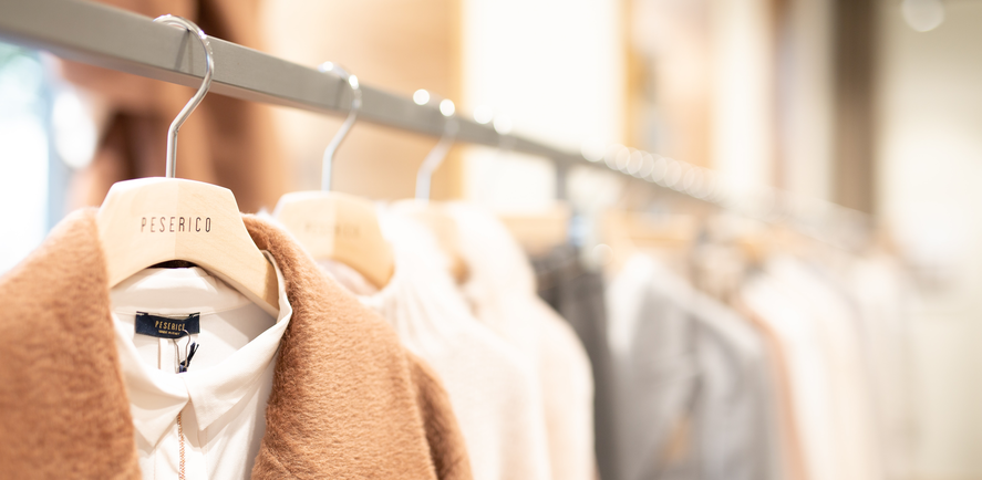 What women's clothing store sells niche brands